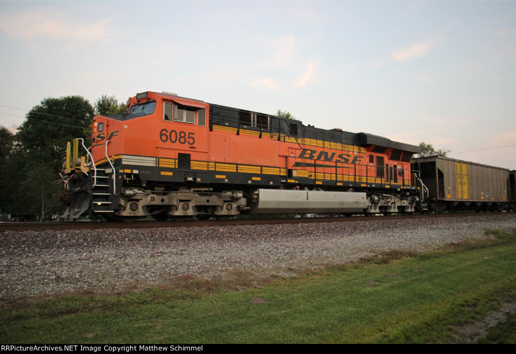 BNSF 6085 - DPU